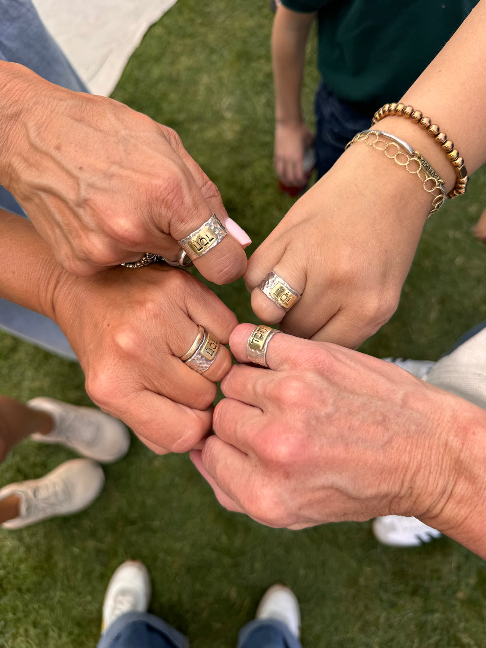 HESED ring – Honey + Ice